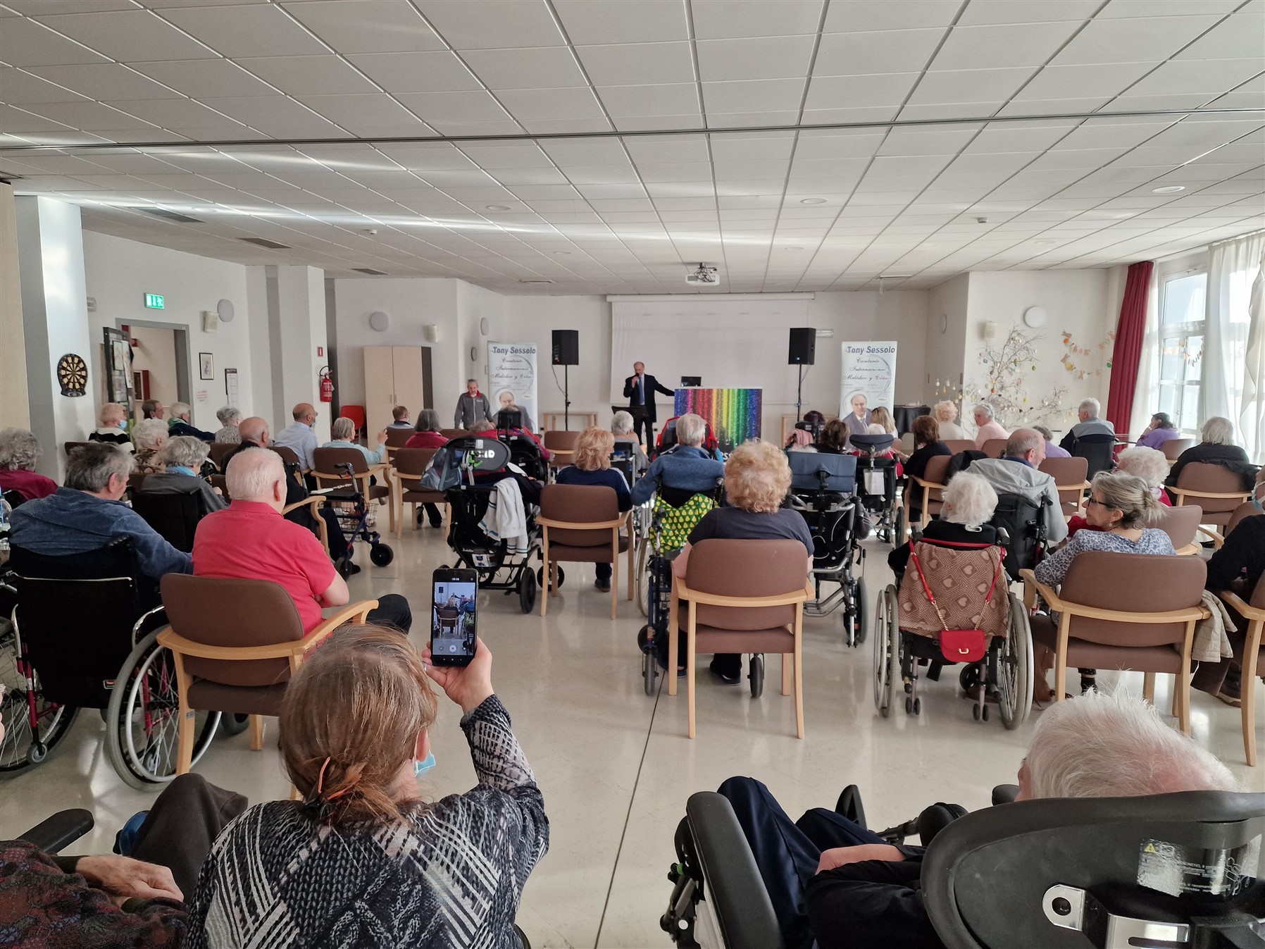 La Rsa San Bartolomeo ha il suo inno, un’opera del cantante Tony Sessolo