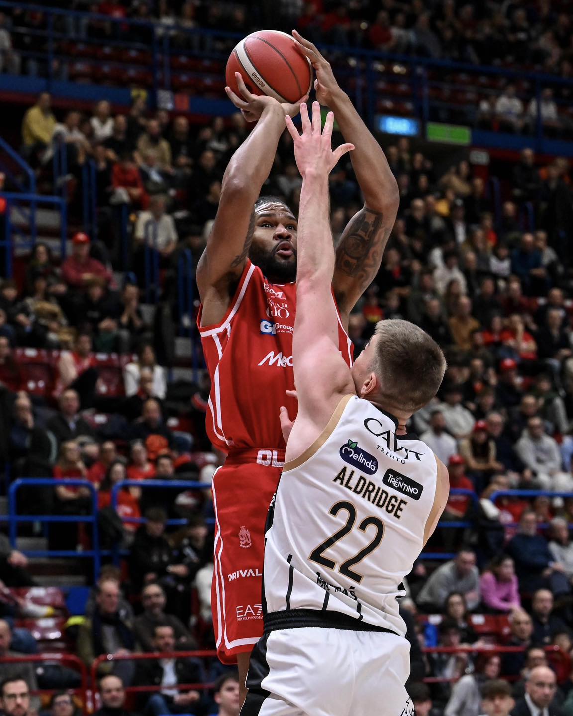 Le pagelle di Olimpia-Aquila, Jones e Steward i migliori tra i bianconeri