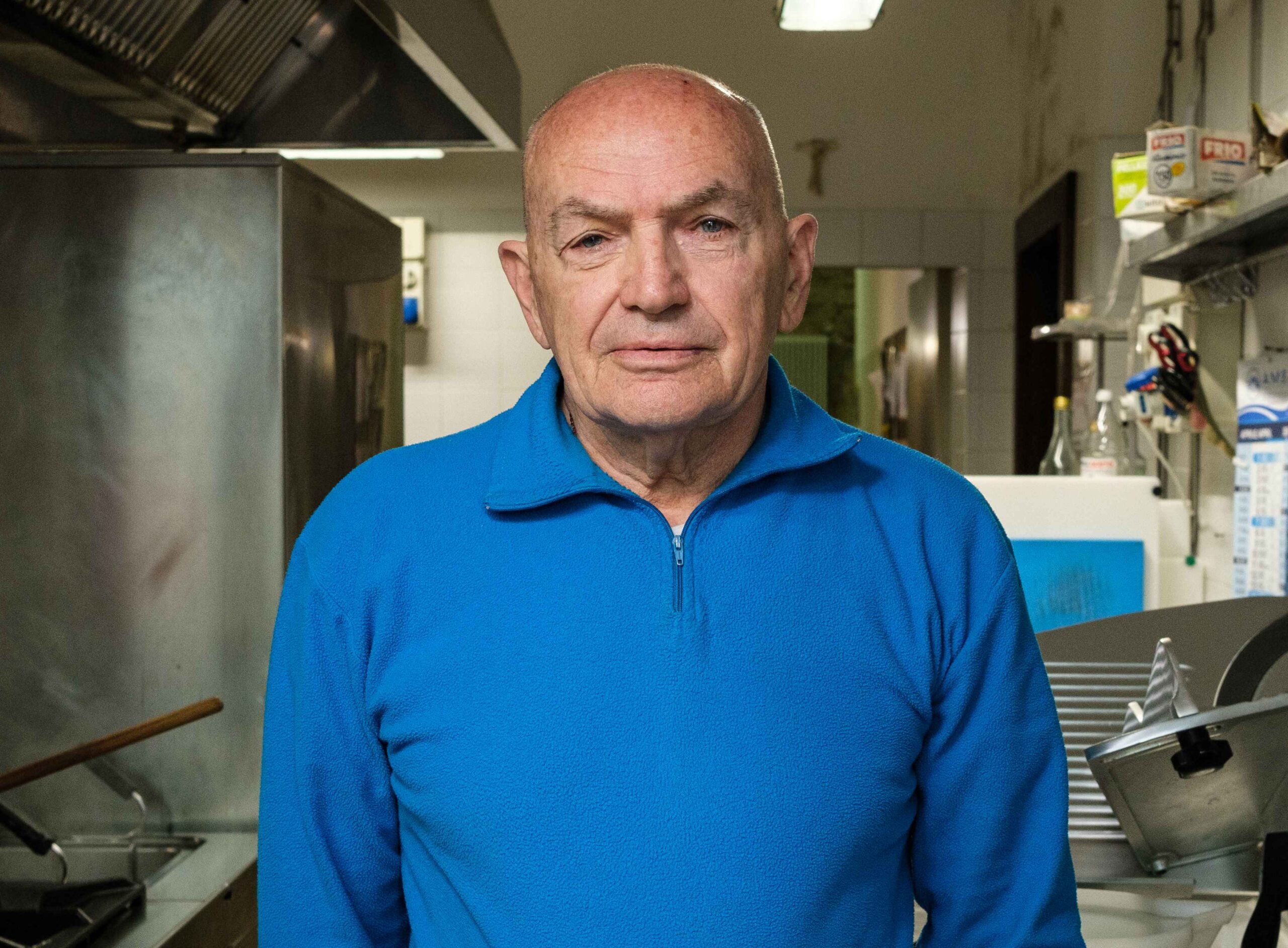 Gente felice, da 30 anni serve la cena ai bisognosi alla Mensa della ...