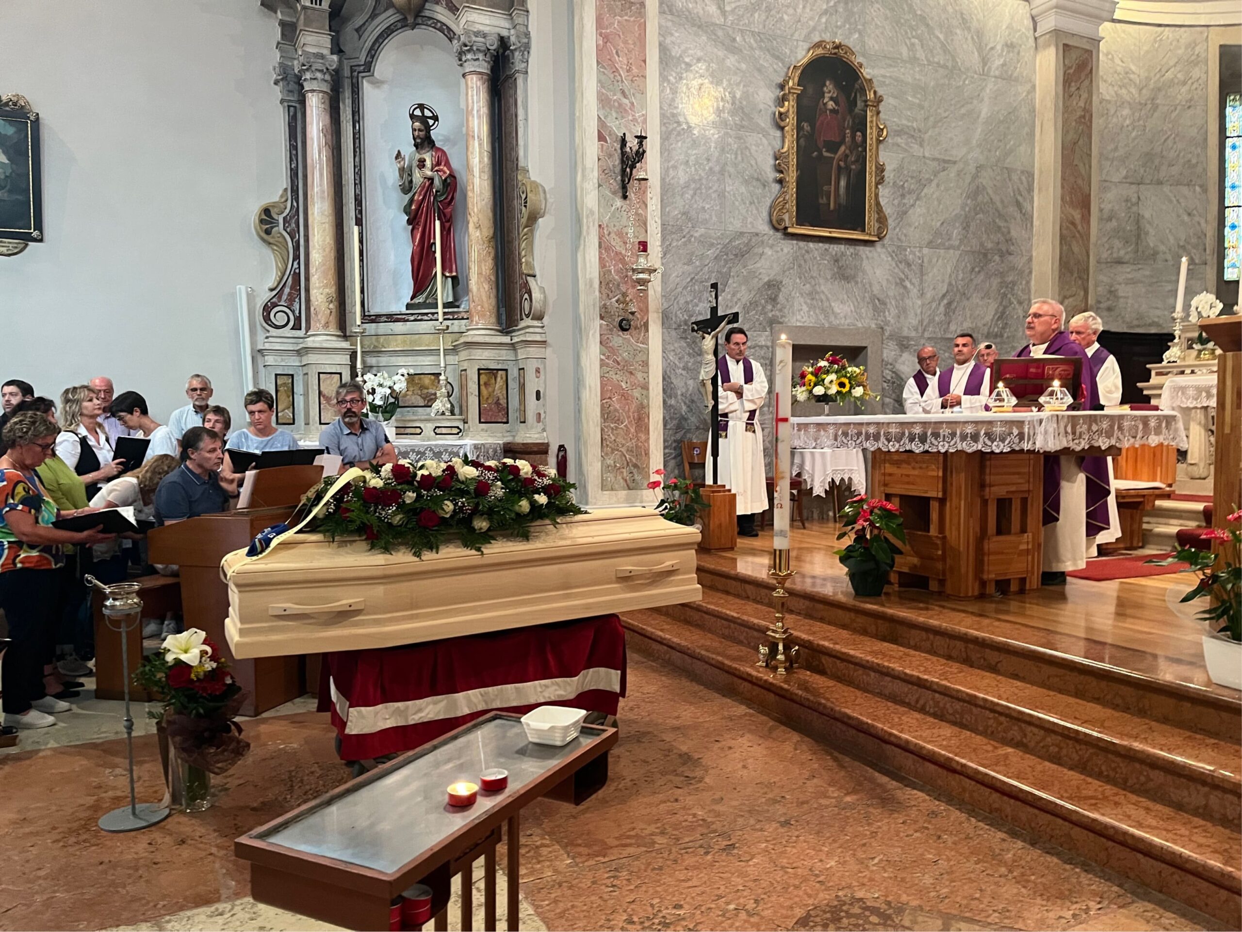 A Canezza una folla per l’ultimo saluto al ciclista Osler. «Stavolta ...