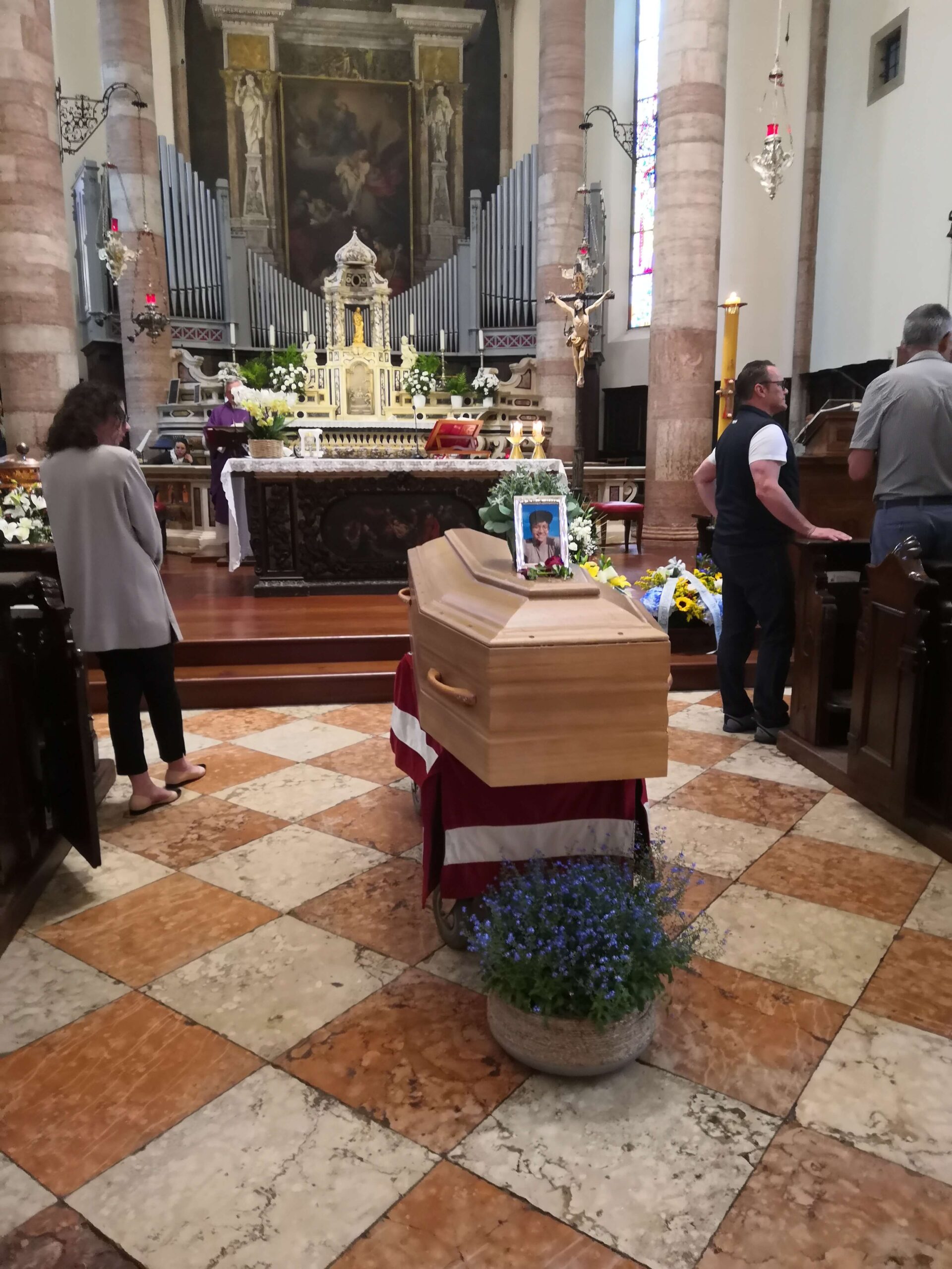 L’addio a John Sebastian Floriani, il 26enne morto a dieci giorni dall ...