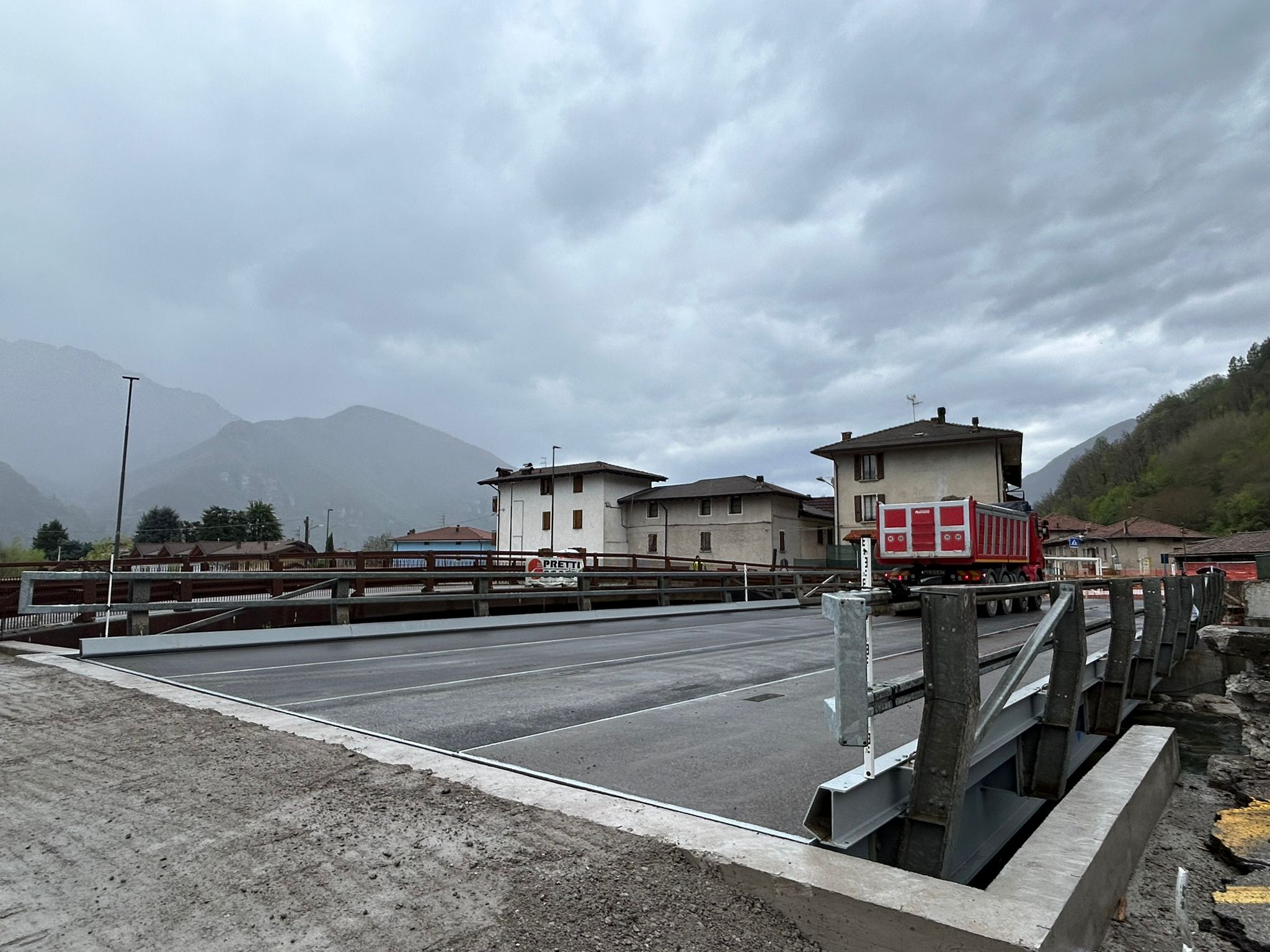 Caffaro, prove di carico per il nuovo ponte