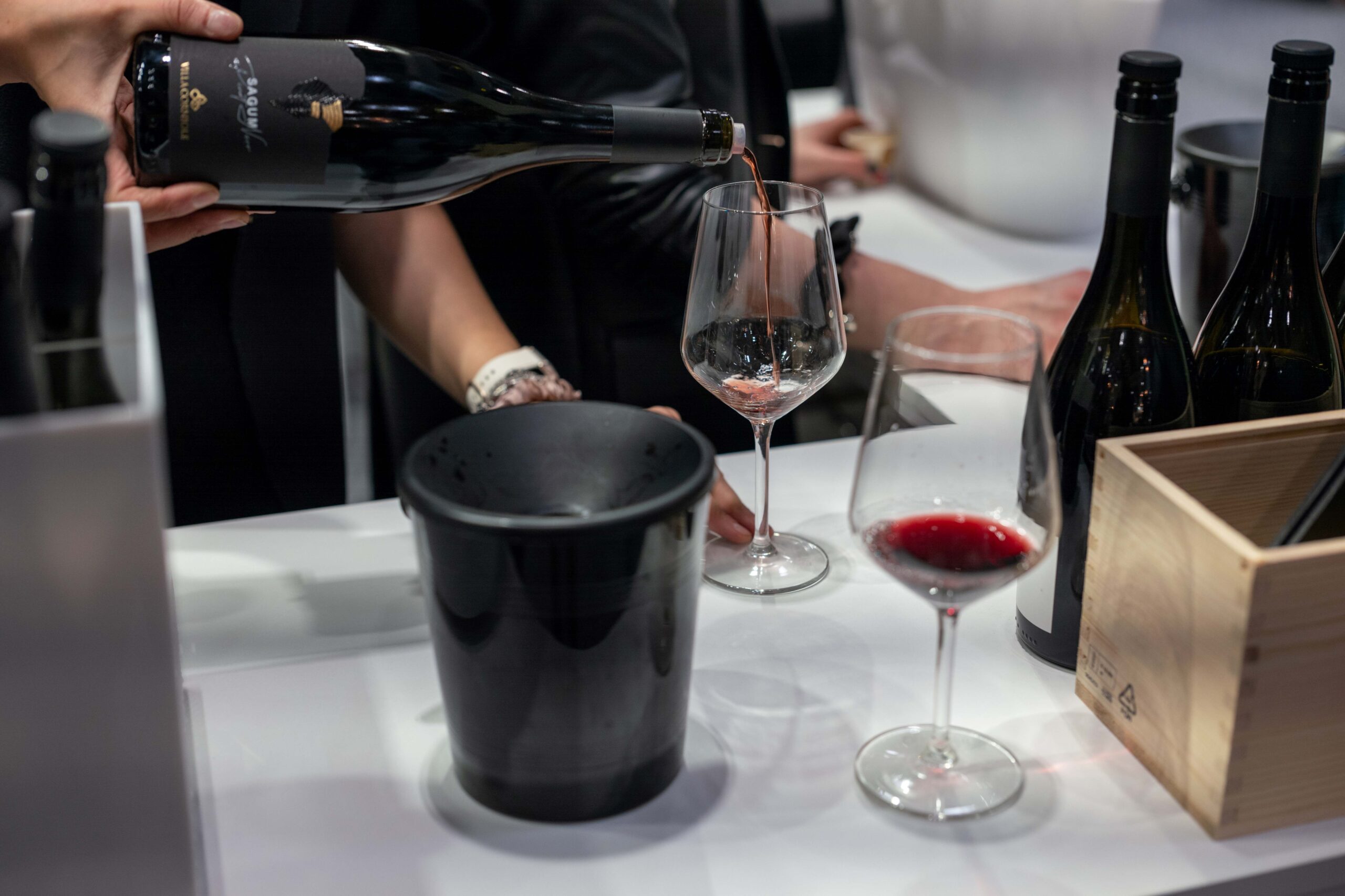 Si apre il Vinitaly, 63 aziende trentine in mostra. Premiato Matteo ...