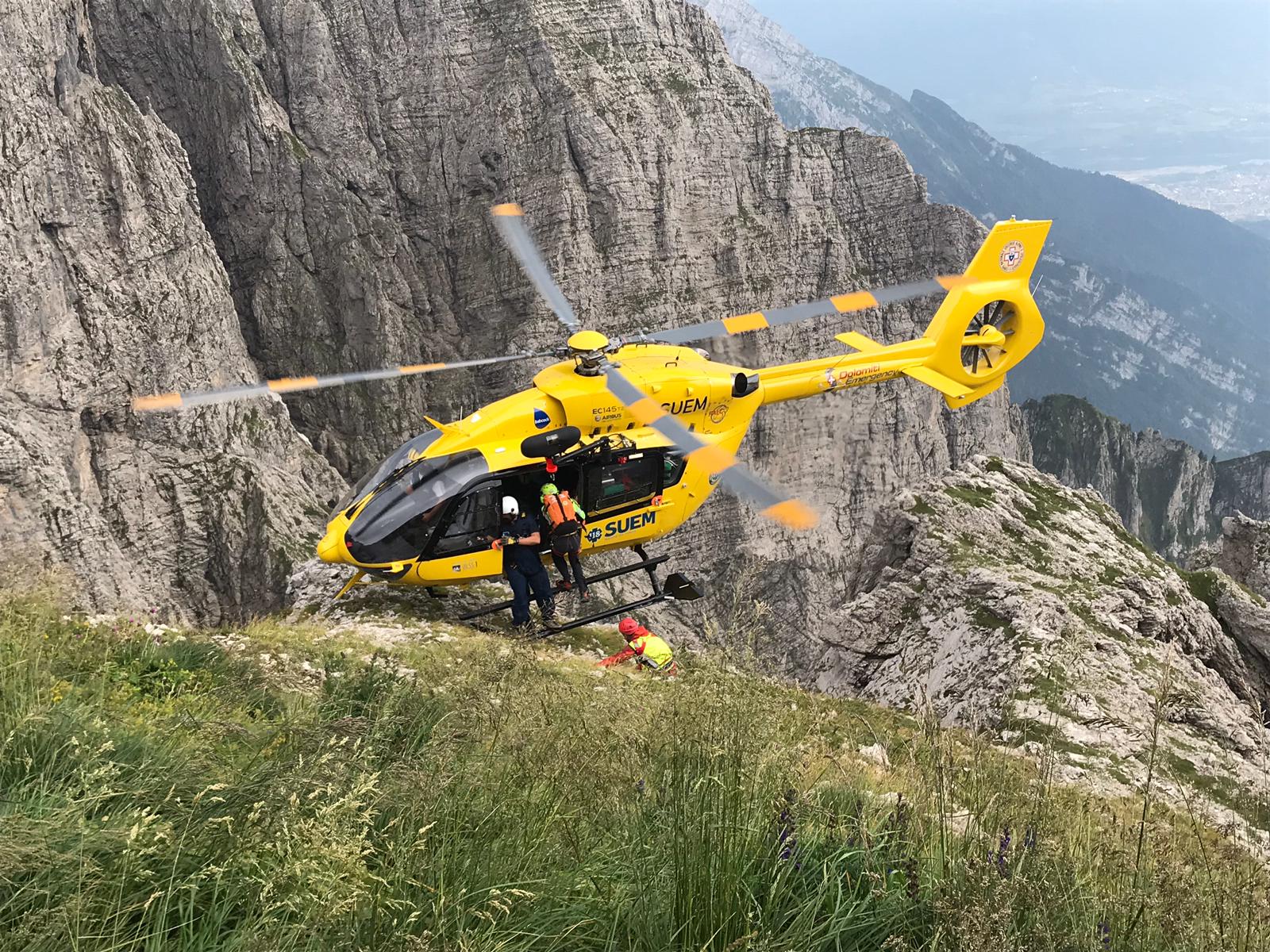Cade dal Col Rodella con il parependio: quarantenne salvato dal ...