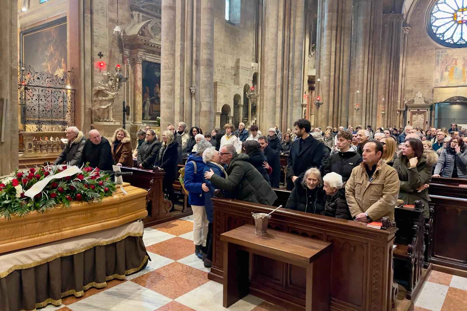 Trento, Duomo gremito per l’addio a Dario Tarabelli. «Maestro, ci ha ...