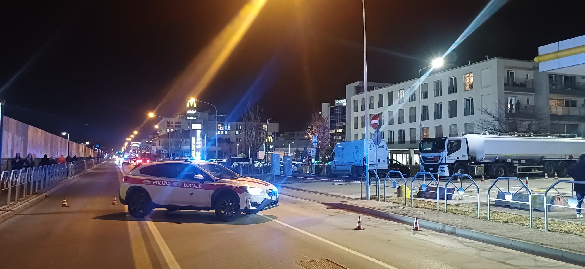 Trento, autocisterna perde carburante: chiusa via Brennero tra la ...