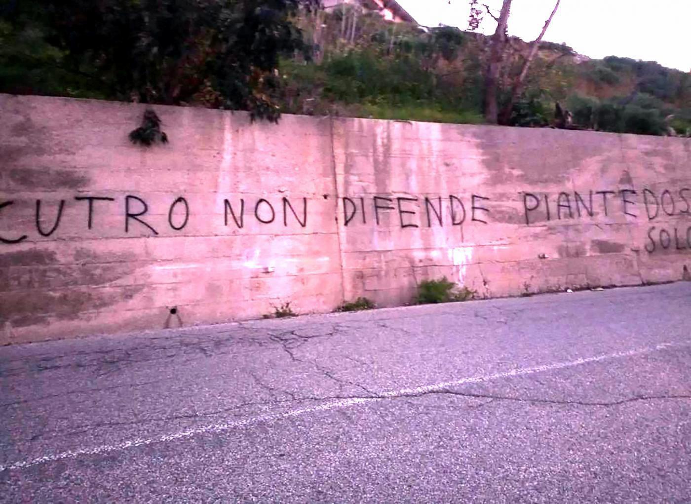 Strage di Cutro, approvato il decreto del governo: caccia agli scafisti ...