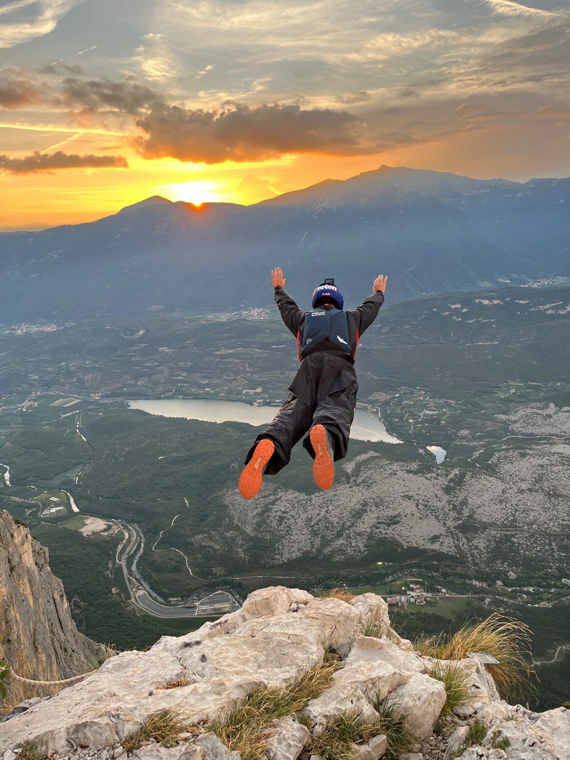 Base Jumper e regole da rispettare, arriva il cartellino rosso sul Brento