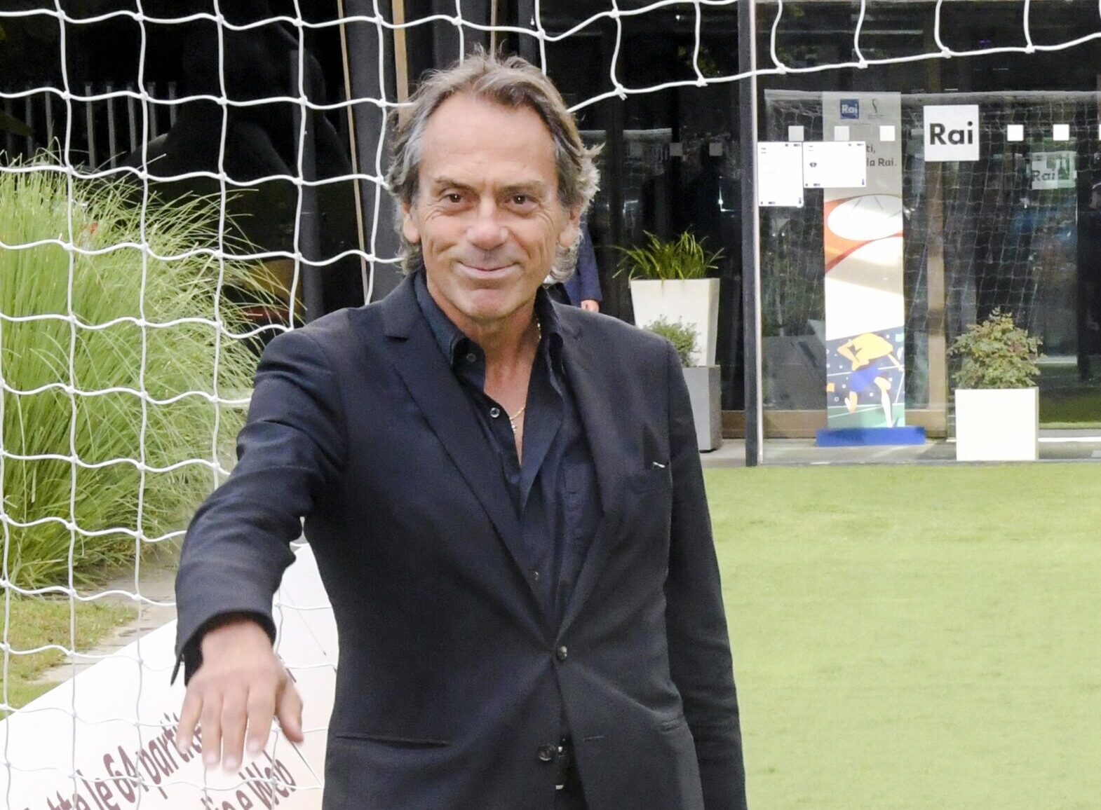 Antonio Di Gennaro, ex scudetto col Verona e ora telecronista Rai ...