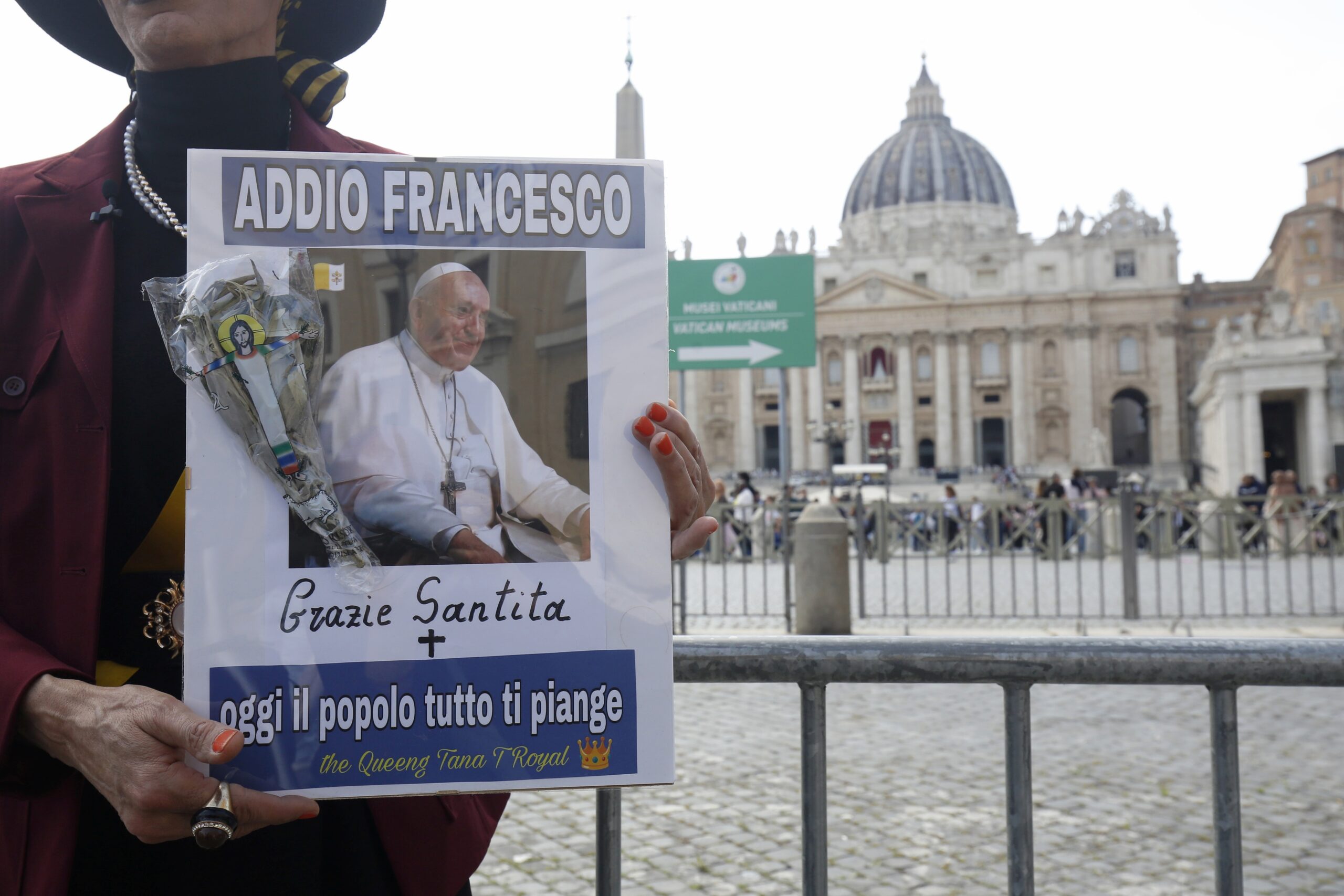 Papa, la morte dopo un ictus. In base al testamento sarà sepolto nella ...