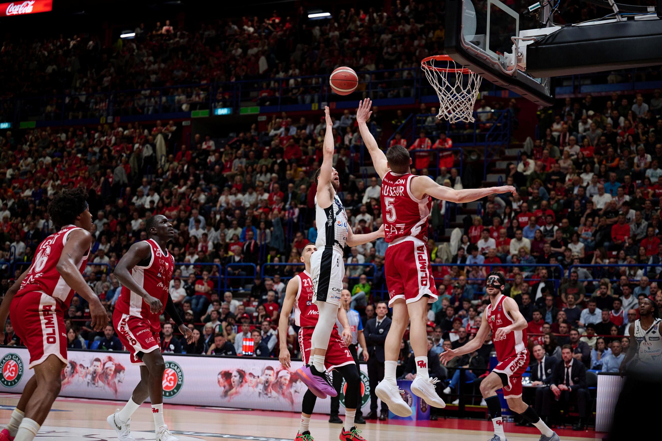 Disastro Bayehe, Lamb resta il faro della difesa – Le pagelle di Aquila ...