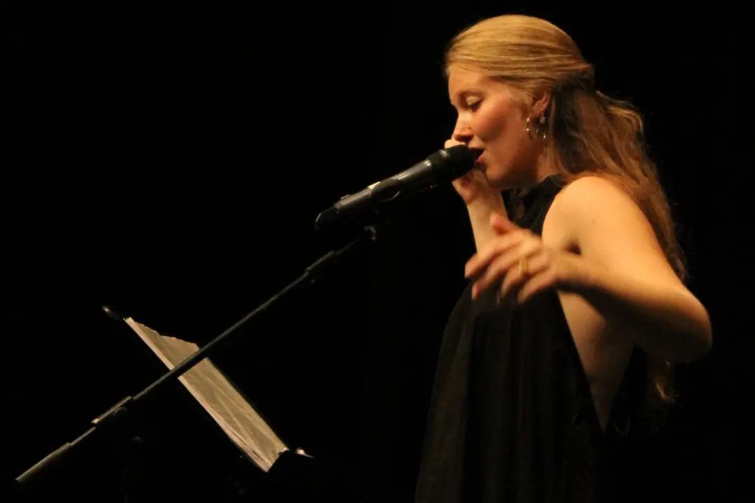 «Periodi Ipotetici» porta in scena i versi di Gloria Riggio e la musica ...