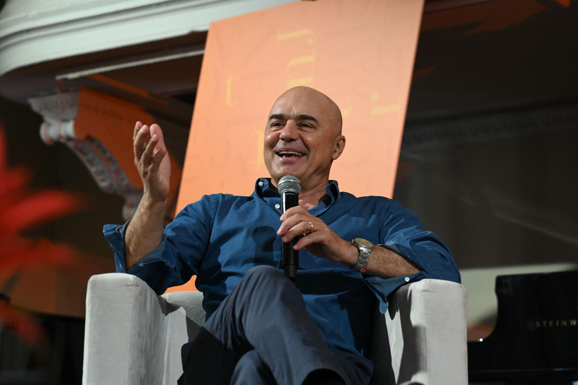 Luca Zingaretti da attore a imprenditore: «Basta copioni noiosi, voglio ...